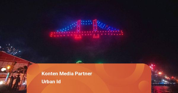 Atraksi Ratusan Drone Hiasi Langit Palembang di Malam Tahun Baru | kumparan.com